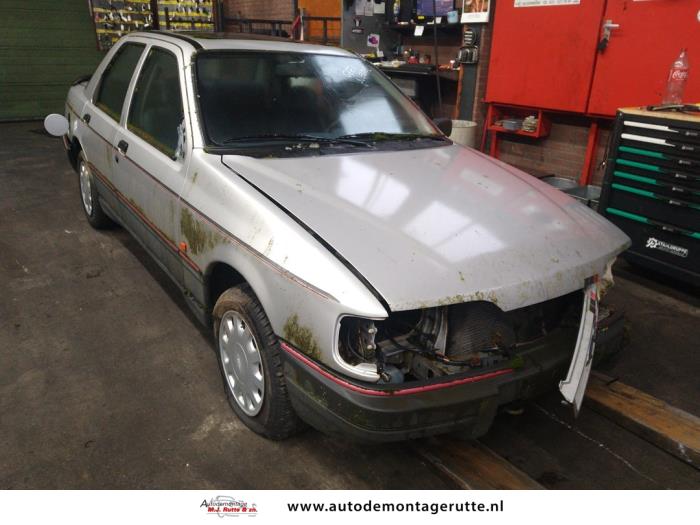 Ford Sierra II 2.0 CLi 4x4 (U9) Sloopvoertuig (1990, Grijs)