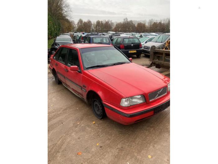 Volvo 440 1.8 i DL/GLE Sloopvoertuig (1994, Rood)