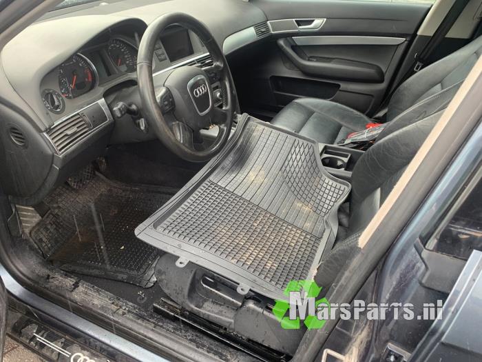 Audi A6 2.4 V6 24V Sloopvoertuig (2004, Licht, Blauw)