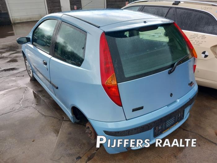 Fiat Punto II 1.2 16V Sloopvoertuig (2000, Blauw)