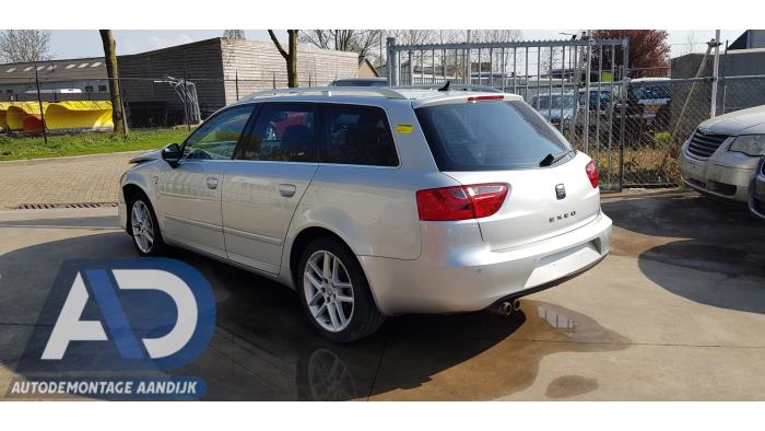 Seat Exeo ST 2.0 TDI 16V Sloopvoertuig (2012, Zilvergrijs)