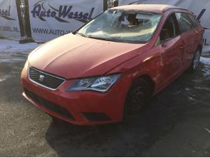 Seat Leon ST (5FF) 1.6 TDI 16V (sloop, bouwjaar 2016, kleur Rood ...
