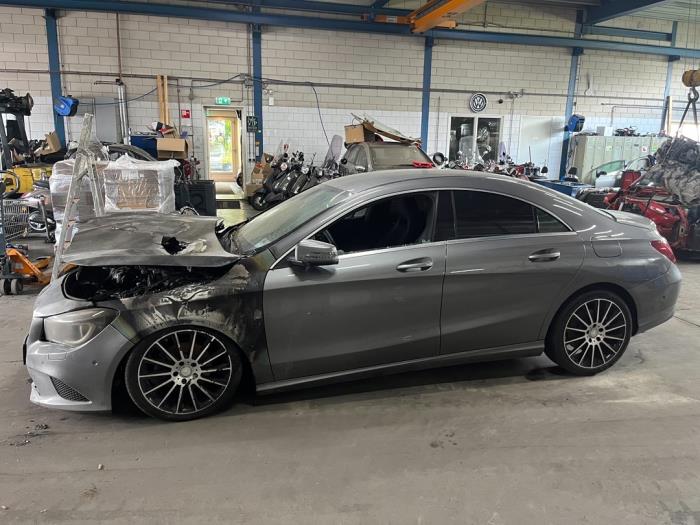 Mercedes CLA 1.6 CLA-180 16V Sloopvoertuig (2015, Metallic, Muisgrijs)