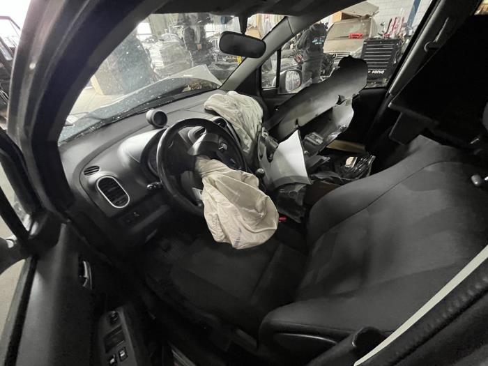 Mercedes CLA 1.6 CLA-180 16V Sloopvoertuig (2015, Metallic, Muisgrijs)