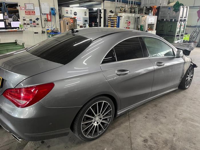 Mercedes CLA 1.6 CLA-180 16V Sloopvoertuig (2015, Metallic, Muisgrijs)