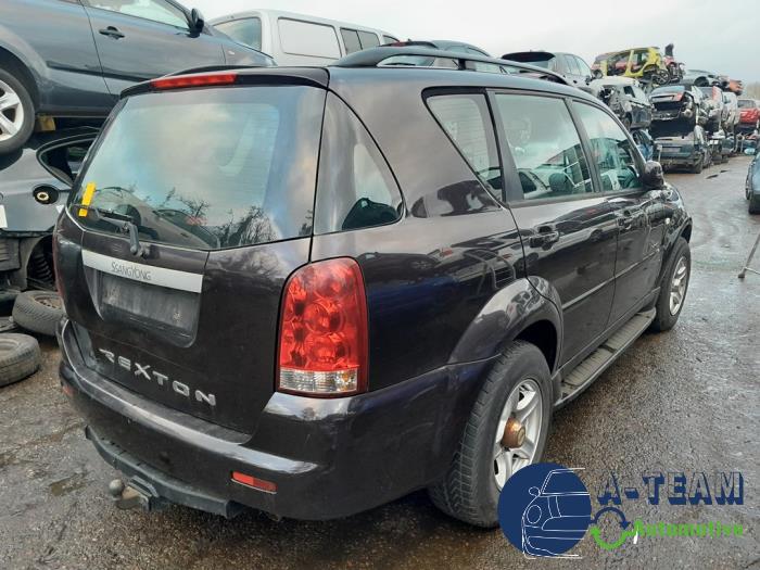 Ssang Yong Rexton 2.3 16V RX 230 Sloopvoertuig (2005, Paars)