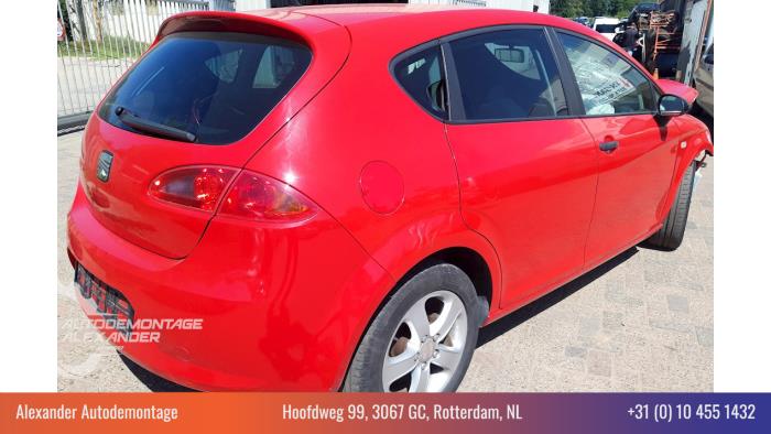Seat Leon (1P1) 1.9 TDI 90 (sloop, bouwjaar 2009, kleur Metallic, Rood ...