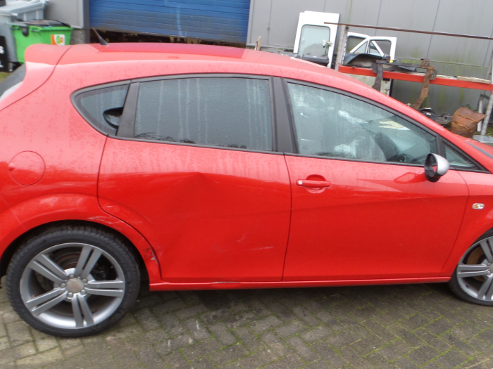 Seat Leon 2.0 TDI 16V FR Sloopvoertuig (2008, Unikleur, Rood)