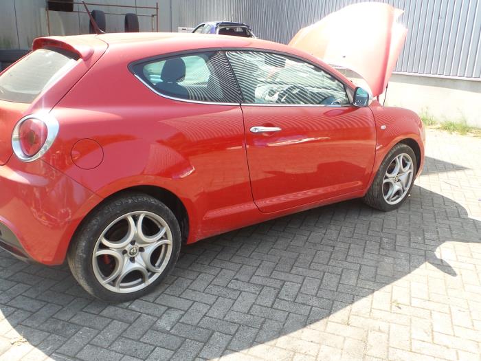 Alfa Romeo MiTo 1.4 16V Sloopvoertuig (2011, Unikleur, Rood)