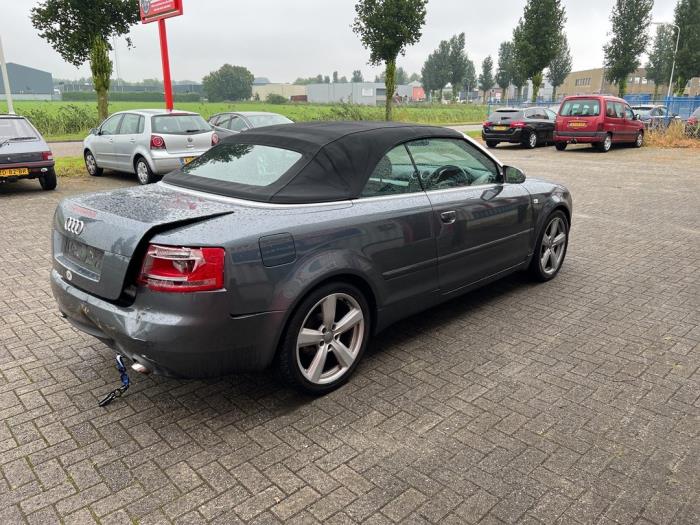Audi A4 Cabrio 2.0 TDI Sloopvoertuig (2006, Grijs) AP Autos