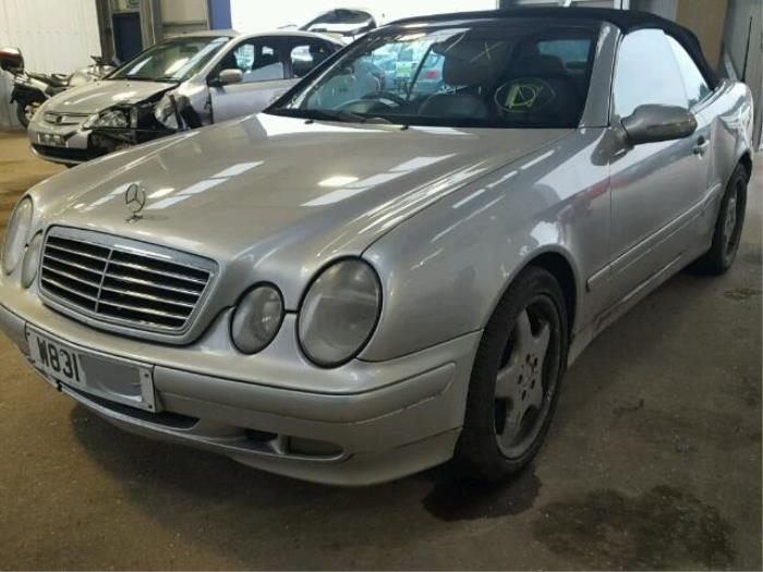 Mercedes CLK 4.3 430 V8 24V Sloopvoertuig (2000, Zilvergrijs)