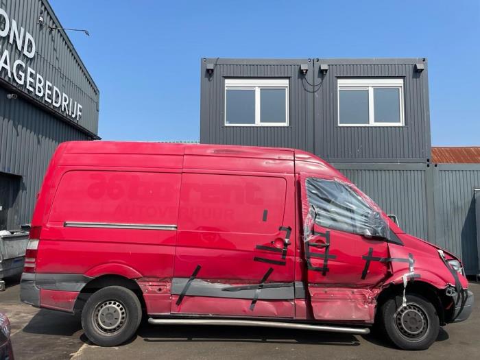 Mercedes Sprinter 3t 210 CDI 16V Sloopvoertuig (2010, Rood)
