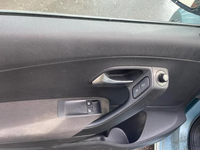 Volkswagen Polo V 1.2 TDI 12V BlueMotion Sloopvoertuig (2010, Blauw)