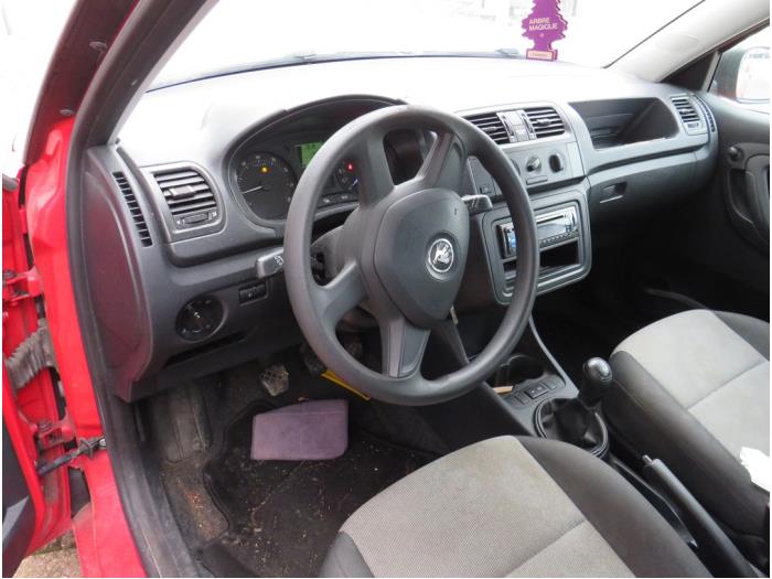 Skoda Fabia II 1.2i 12V Sloopvoertuig (2013, Rood)