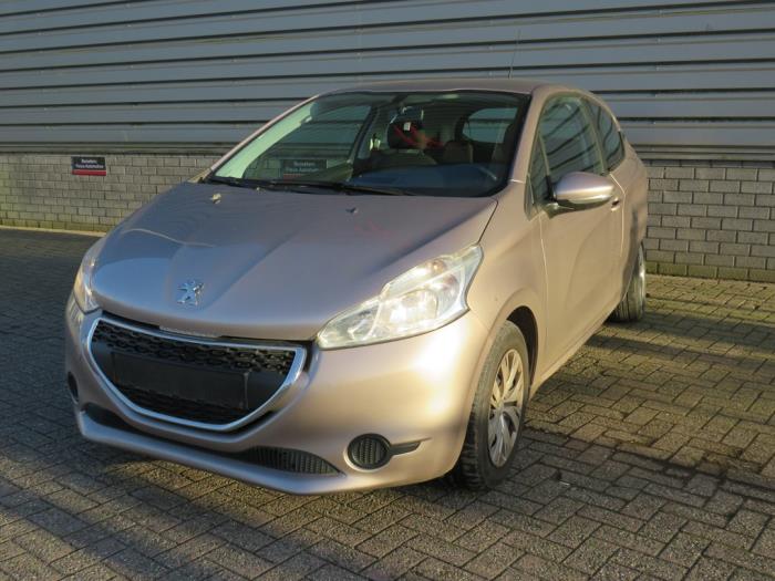 Peugeot 208 I 1.2 Vti 12V PureTech 82 Sloopvoertuig (2014, Roze)