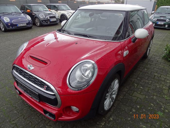 Mini Mini 3-Drs 2.0 16V Cooper S Sloopvoertuig (2015, Metallic, Rood)