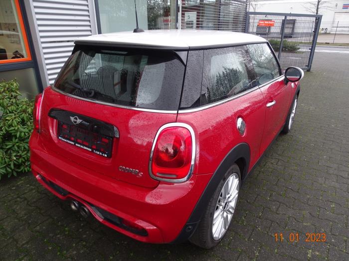 Mini Mini 3-Drs 2.0 16V Cooper S Sloopvoertuig (2015, Metallic, Rood)