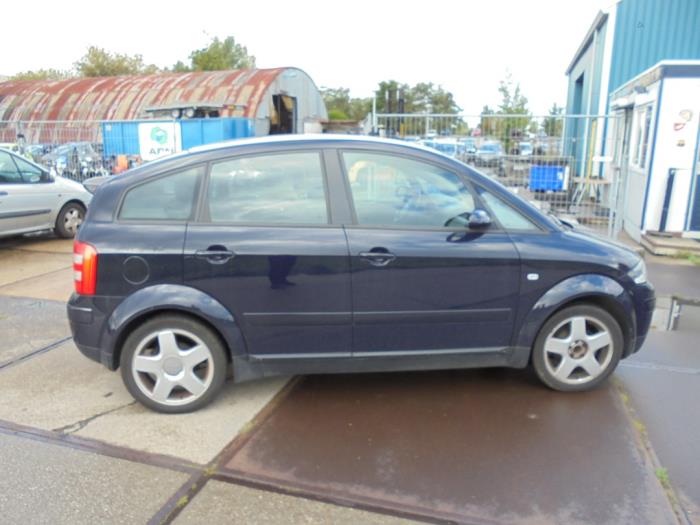 Audi A2 1.6 FSI 16V Sloopvoertuig (2002, Blauw)