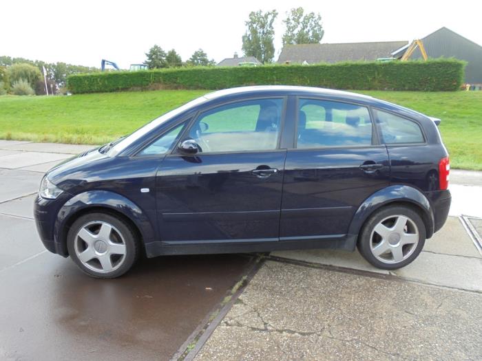 Audi A2 1.6 FSI 16V Sloopvoertuig (2002, Blauw)