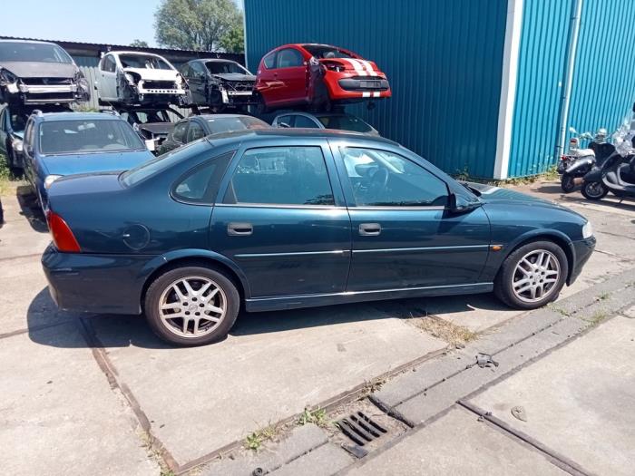 Opel Vectra B 1.6 16V Ecotec Sloopvoertuig (2000, Blauw)