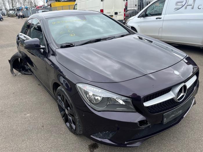Mercedes CLA 2.2 CLA-220 CDI 16V Sloopvoertuig (2015, Violet)