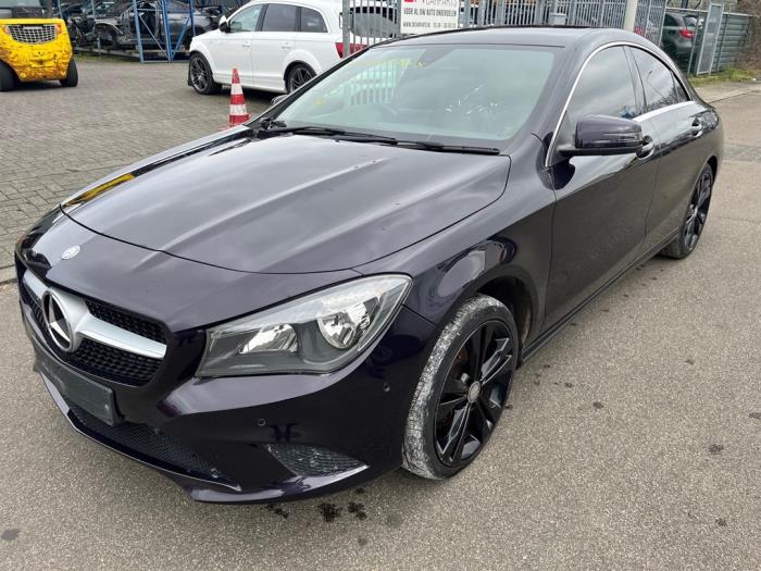 Mercedes CLA 2.2 CLA-220 CDI 16V Sloopvoertuig (2015, Violet)