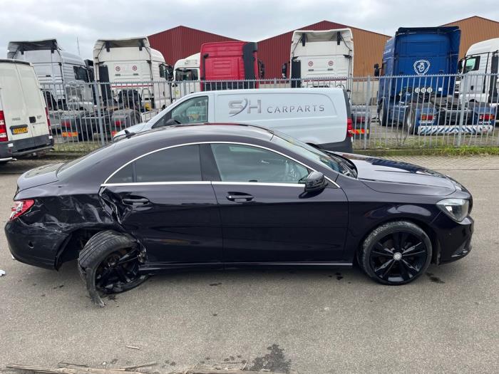 Mercedes CLA 2.2 CLA-220 CDI 16V Sloopvoertuig (2015, Violet)