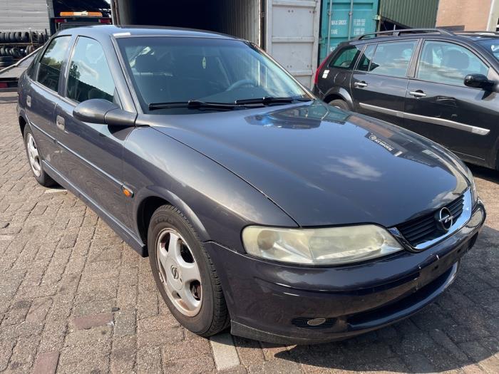 Opel Vectra B 1.6 16V Ecotec Sloopvoertuig (2000)