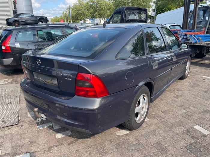 Opel Vectra B 1.6 16V Ecotec Sloopvoertuig (2000)