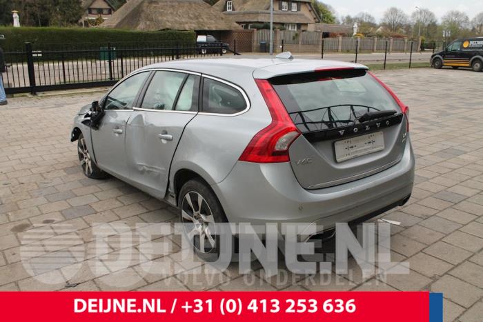 Volvo V60 I 2.4 D6 20V Plug-in Hybrid AWD Sloopvoertuig (2013, Metallic ...