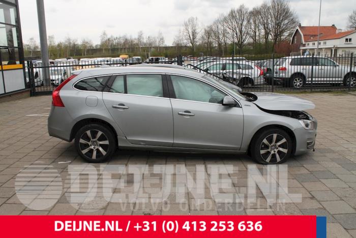 Volvo V60 I 2.4 D6 20V Plug-in Hybrid AWD Sloopvoertuig (2013, Metallic ...