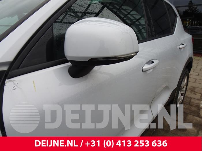 Volvo XC40 1.5 T2 12V Sloopvoertuig (2021, Metallic, Muisgrijs)