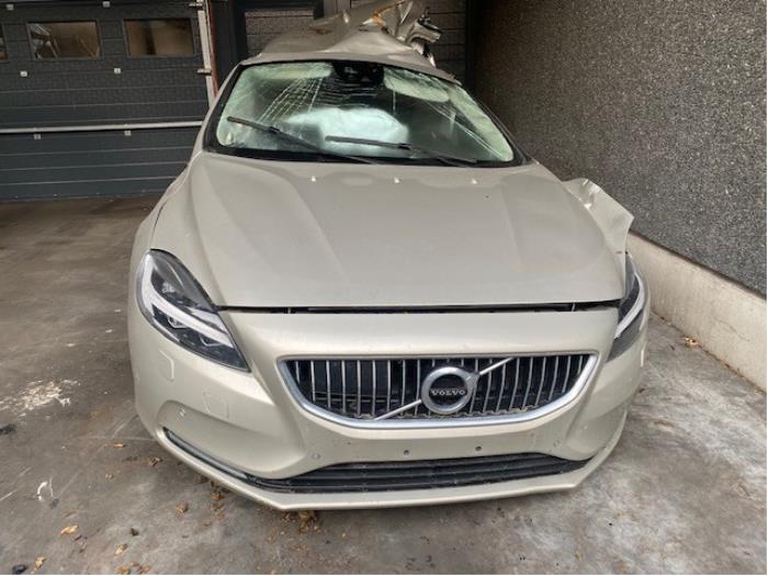 Volvo V40 2.0 D2 16V Sloopvoertuig (2018, LUMINOUS SAND)