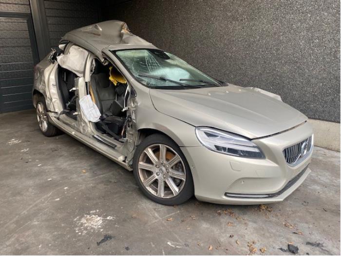 Volvo V40 2.0 D2 16V Sloopvoertuig (2018, LUMINOUS SAND)
