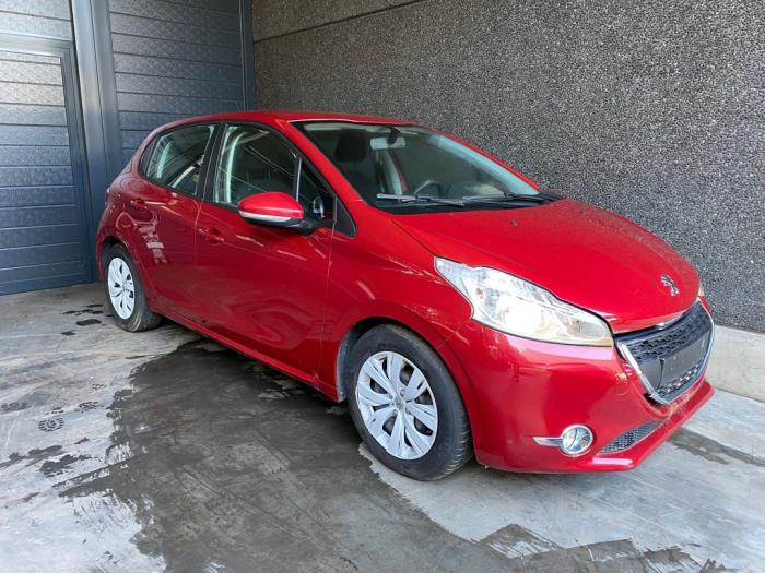 Peugeot 208 I 1.4 HDi Sloopvoertuig (2014, Metallic, Rood)