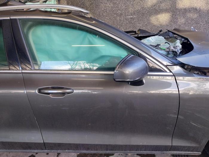 Volvo V60 II 2.0 T6 16V Twin Engine Sloopvoertuig (2020, Grijs)