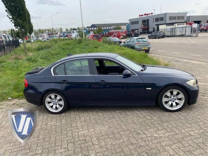 BMW 3 serie 325i 24V Sloopvoertuig (2005, Metallic, Blauw)